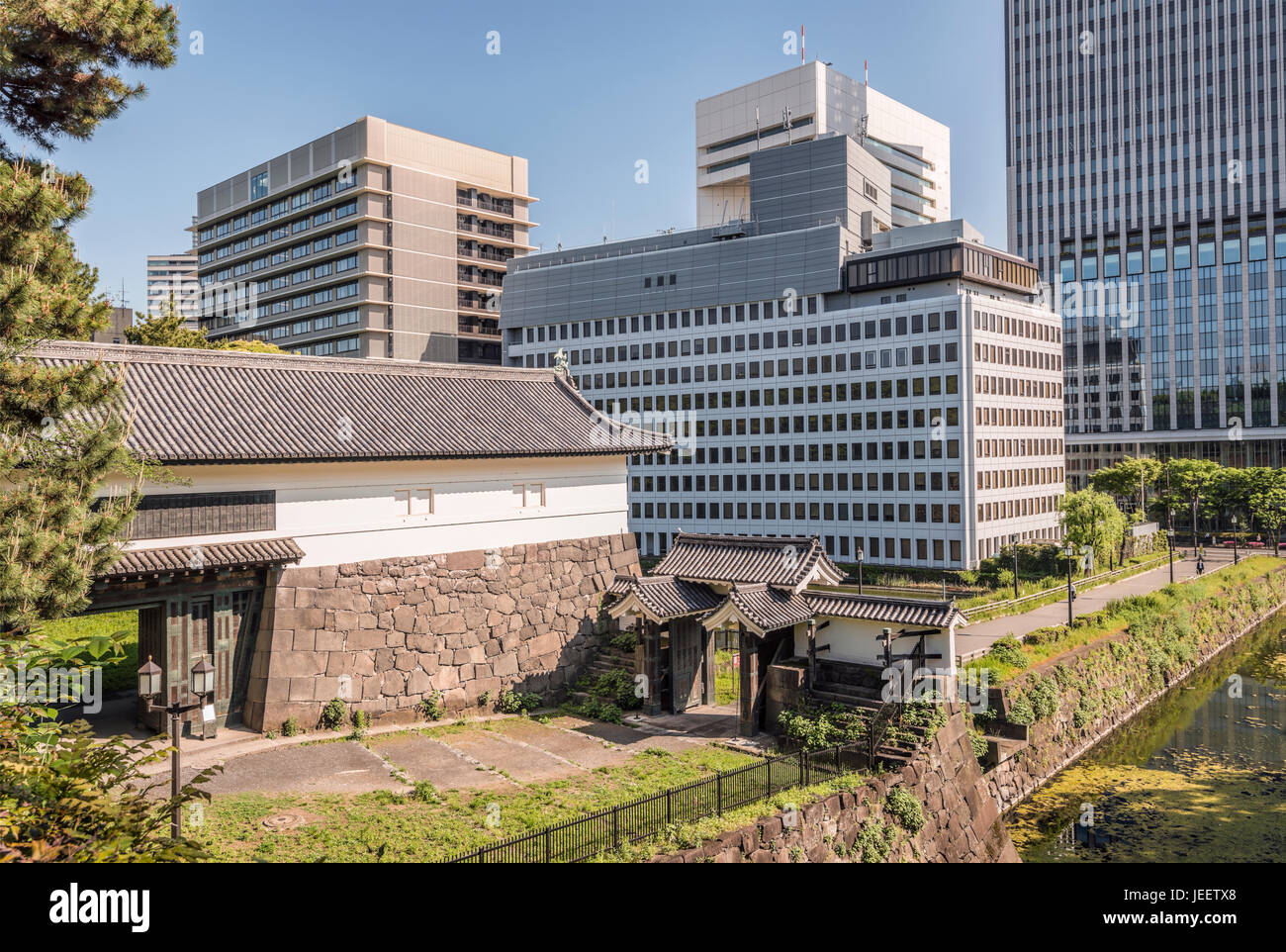 Shimizu-mon Gate is the East gate of the Kitanomaru Garden of the ...