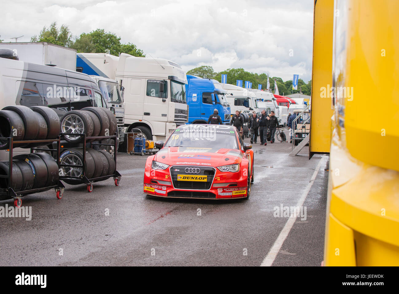 Racetrack pits hi-res stock photography and images - Alamy
