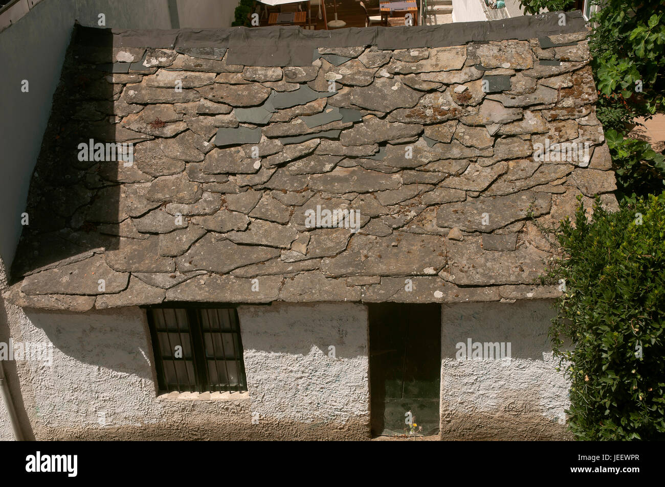 Houses with slate roof hi-res stock photography and images - Alamy