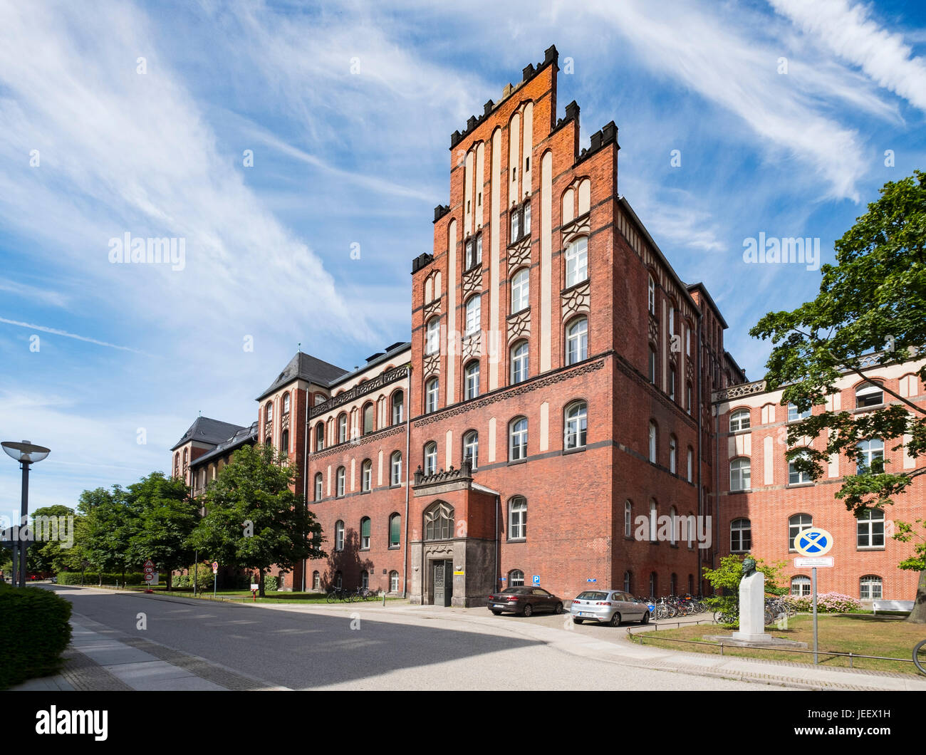 Charite exterior hi-res stock photography and images - Alamy