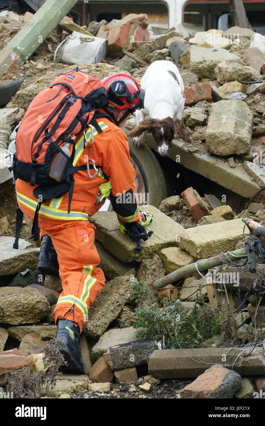 Fire rescue usar rescue equipment hi-res stock photography and images ...