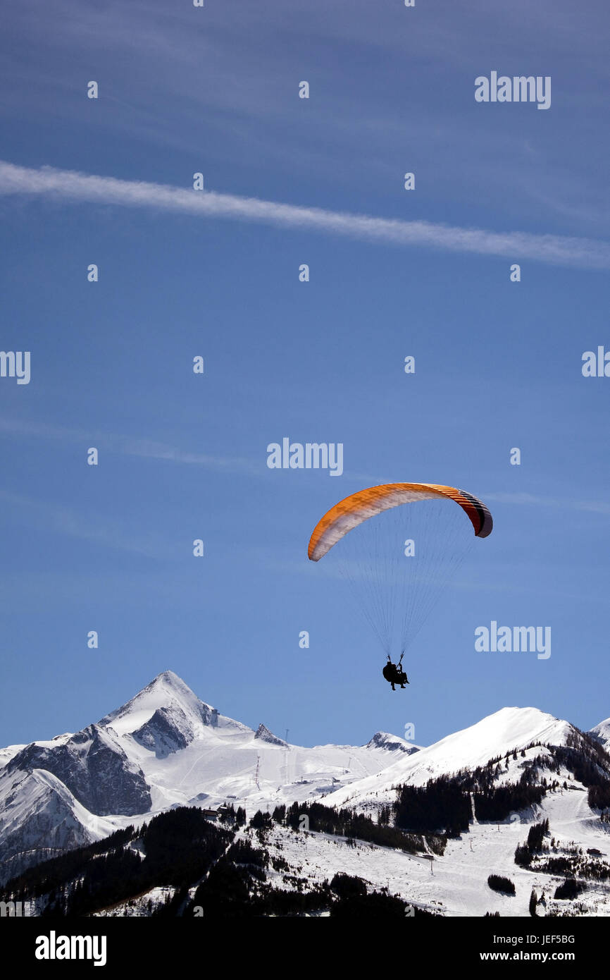Tandem paragliding austria hi-res stock photography and images - Alamy