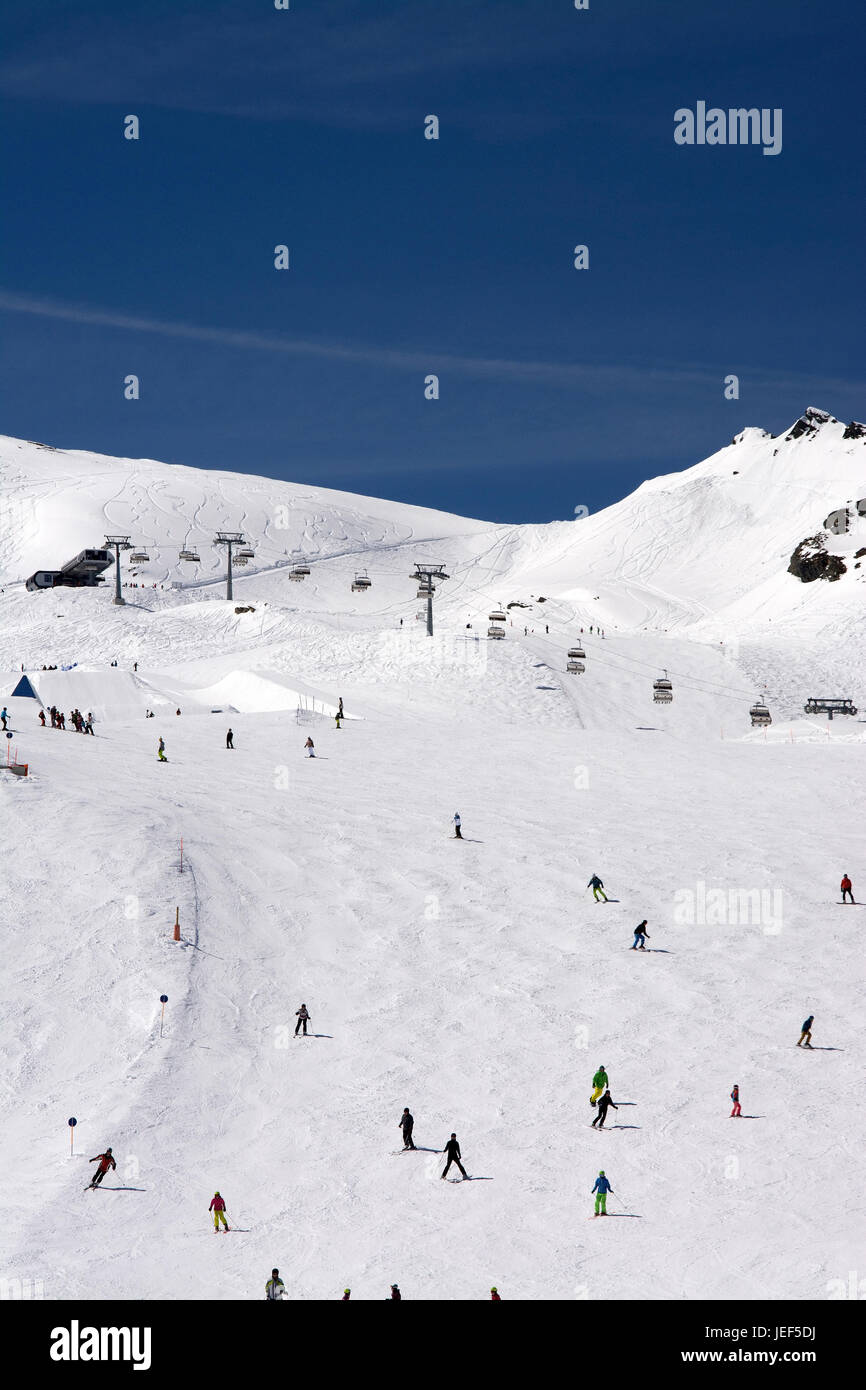 Skiing in the mountain, Skifahren am Berg Stock Photo - Alamy