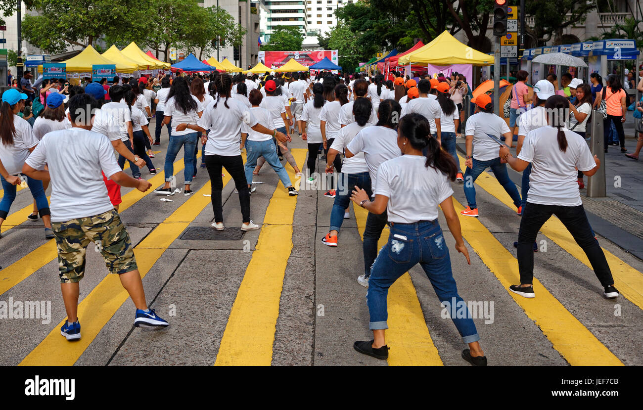 Filipino workers in Hong Kong create a massive line dance on the ...