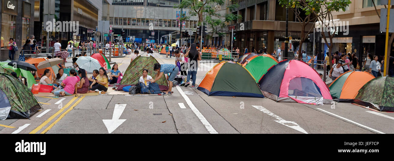 Filipinos gathering hi-res stock photography and images - Alamy