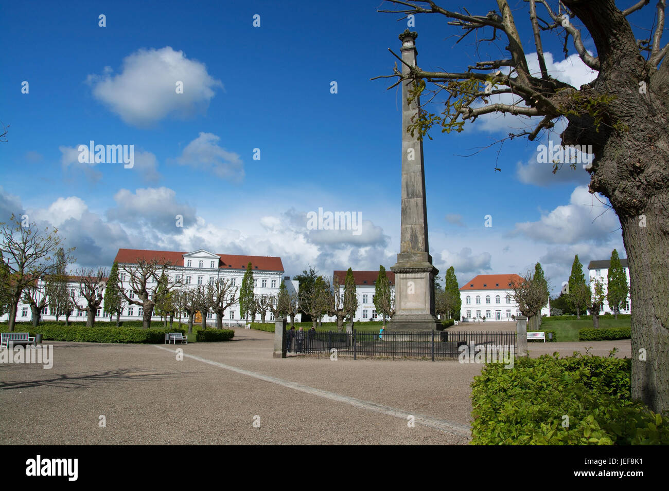 Putbus is the latest town of the island R?gen and the ?aeteste seaside ...