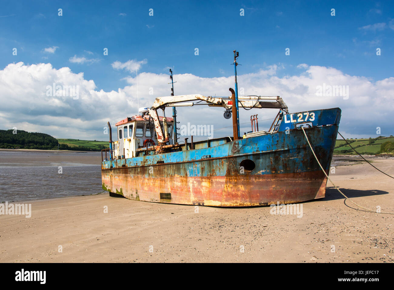 Ferryside beach hi-res stock photography and images - Alamy