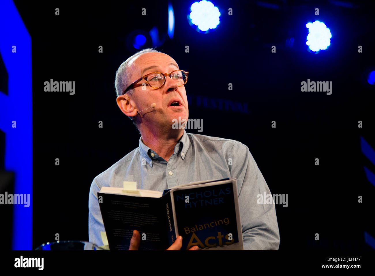 Nicholas hytner national theatre hi-res stock photography and images ...