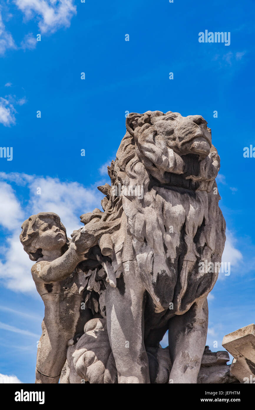 Sculpture Lion conduit par un enfant by Jules Dalou from 1900 at Pont ...