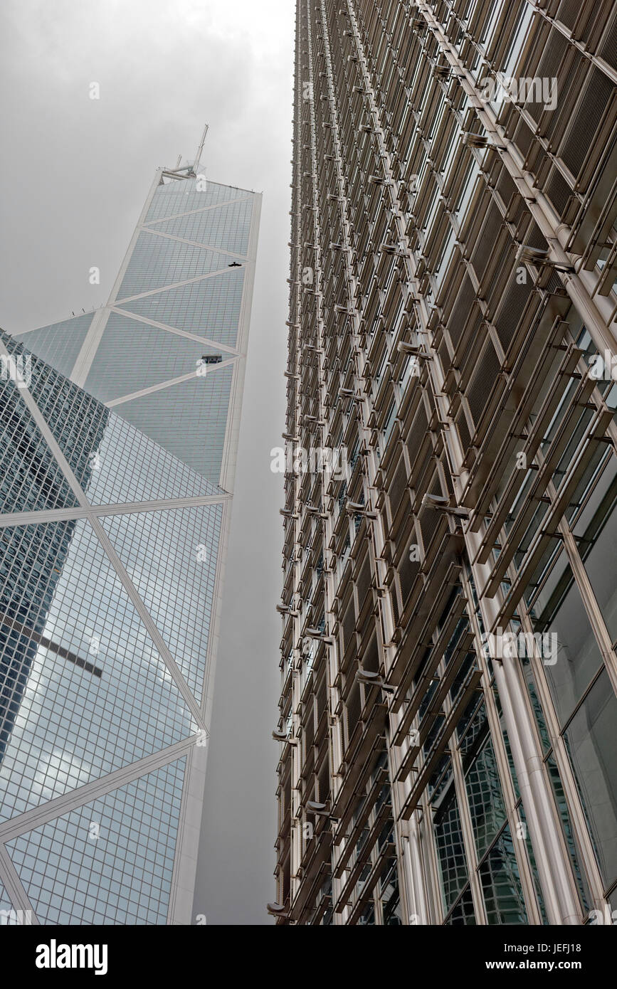 High rise buildings with ground level human space dominate Hong Kong ...