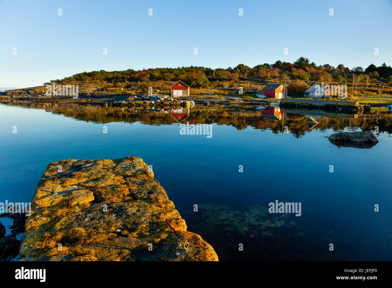 Old stone hut on coast hi-res stock photography and images - Alamy