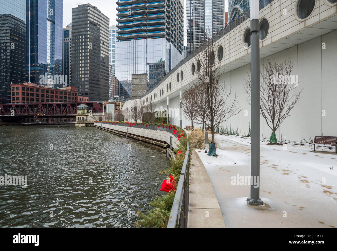 Chicago riverwalk hi-res stock photography and images - Alamy