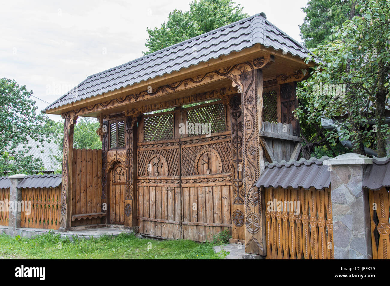 Ornate woodcarving hi-res stock photography and images - Alamy