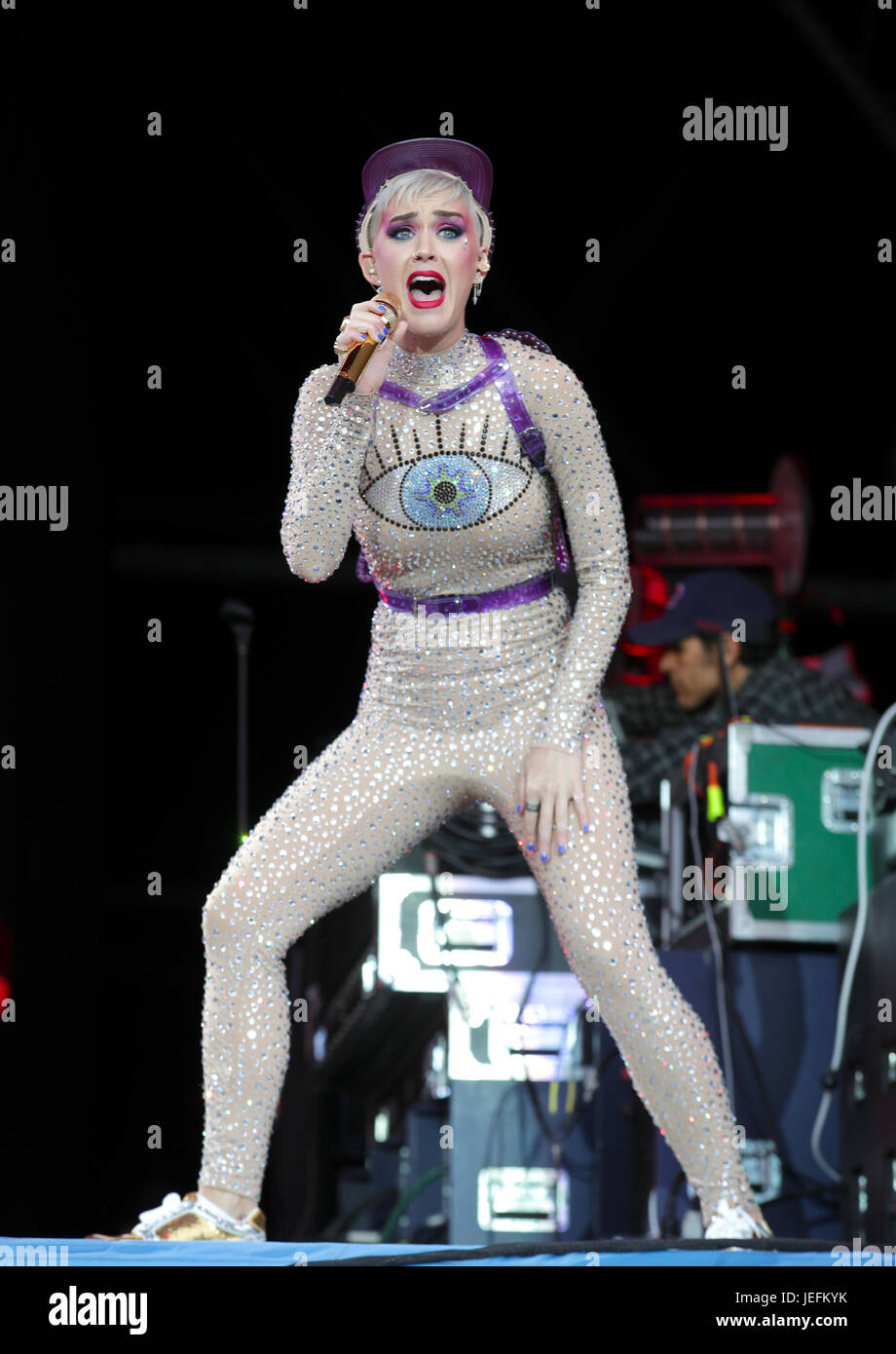 Katy Perry performing on the Pyramid Stage at the Glastonbury Festival ...