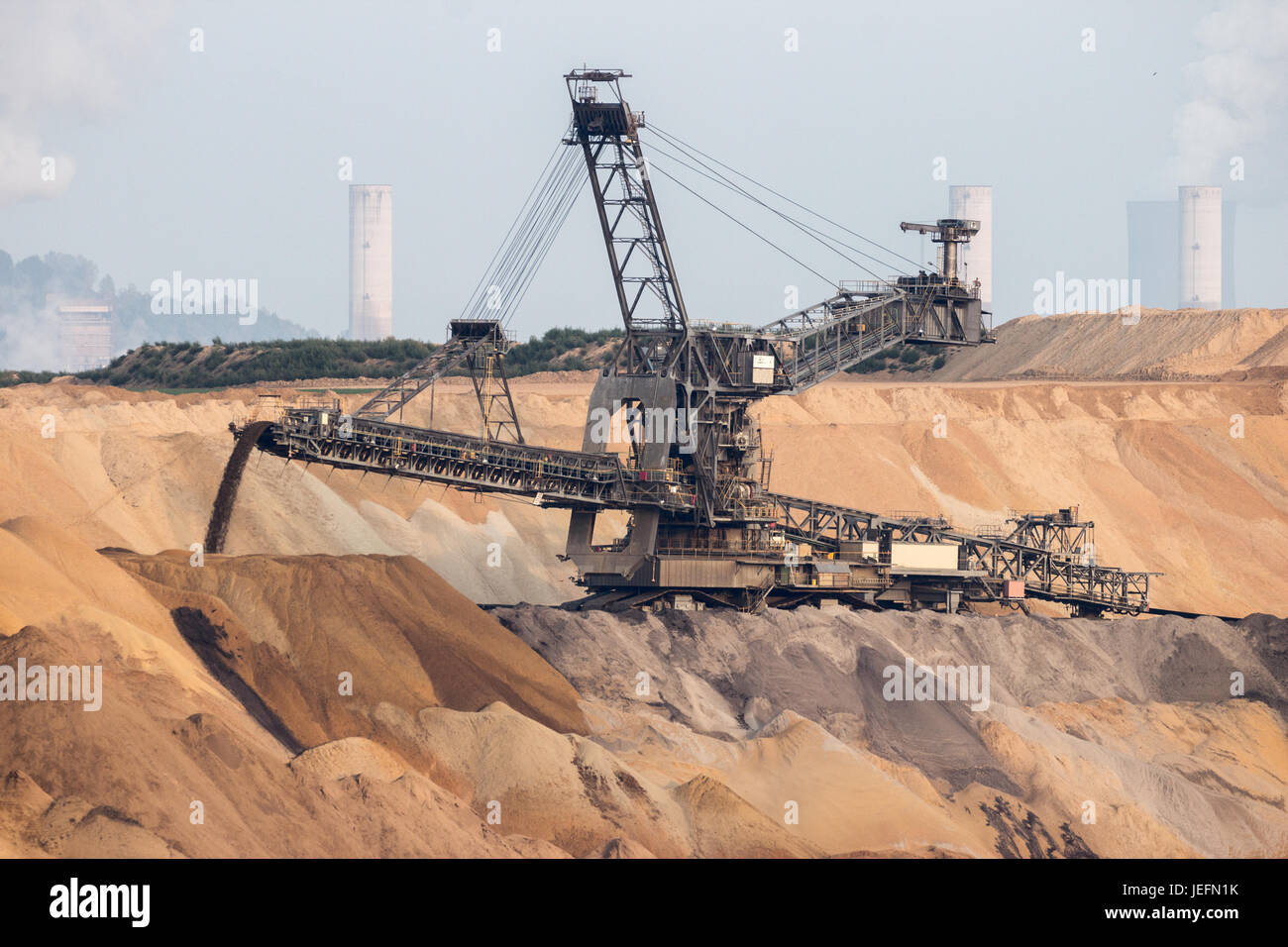 Open pit mining industry Stock Photo - Alamy