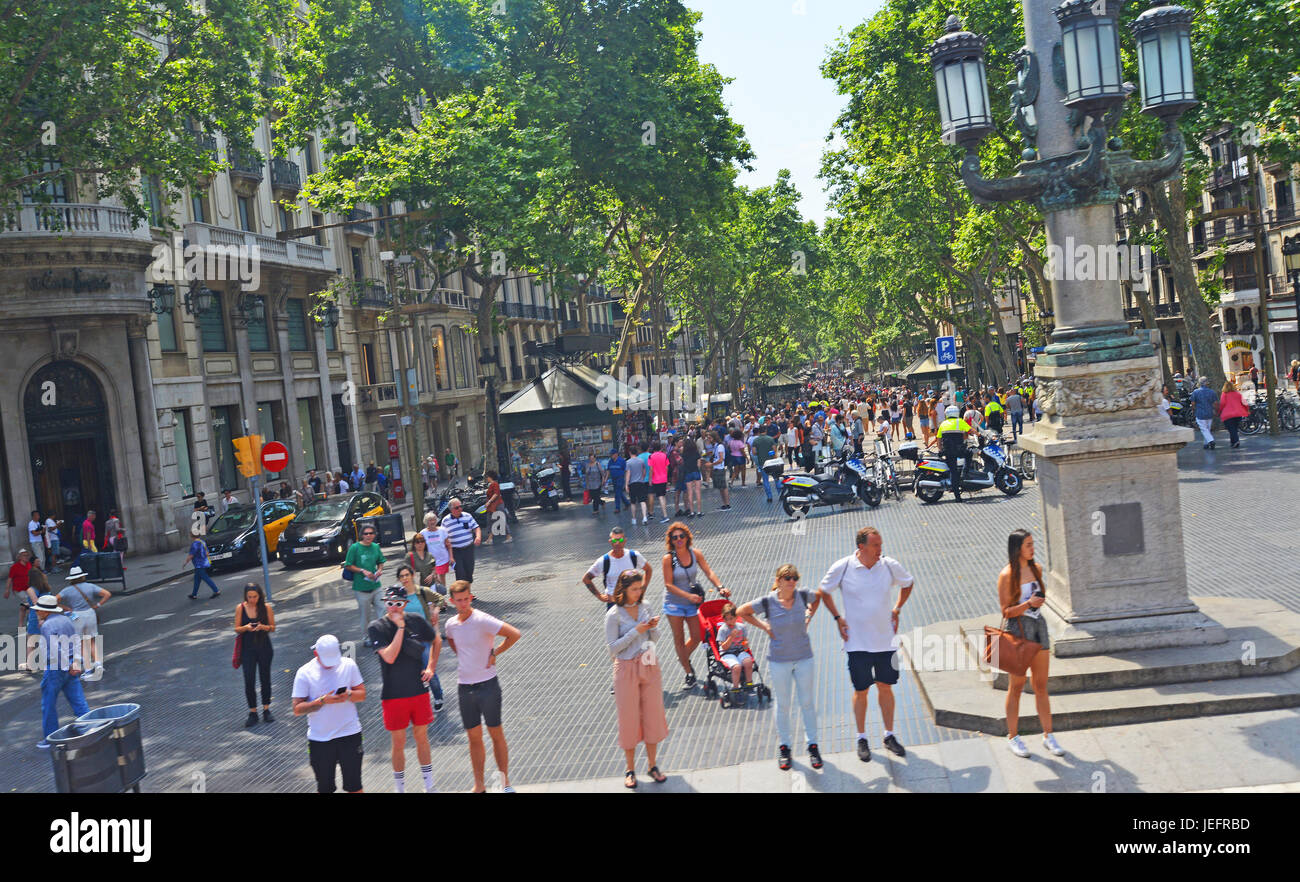 Rambla de catalunya street hi-res stock photography and images - Alamy
