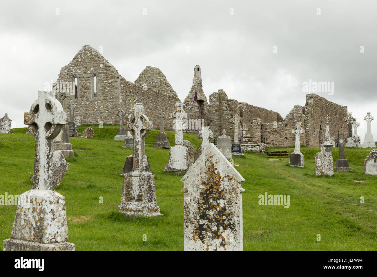 cemetery and ruins of the 6th century monastery of Clonmacnoise Stock ...