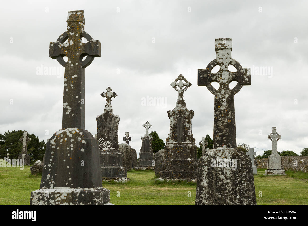 cemetery and ruins of the 6th century monastery of Clonmacnoise Stock ...