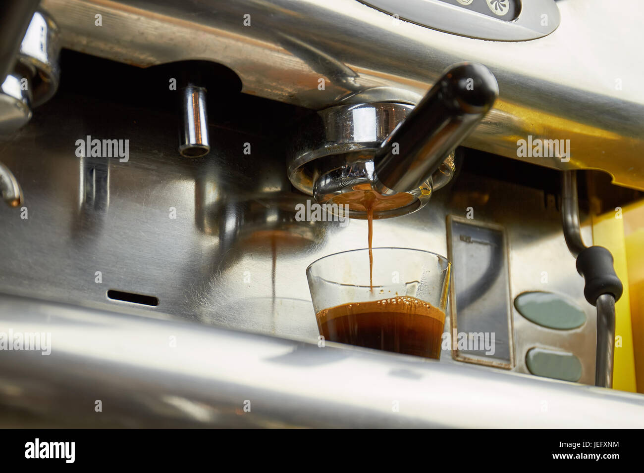 Cafe action hi-res stock photography and images - Alamy