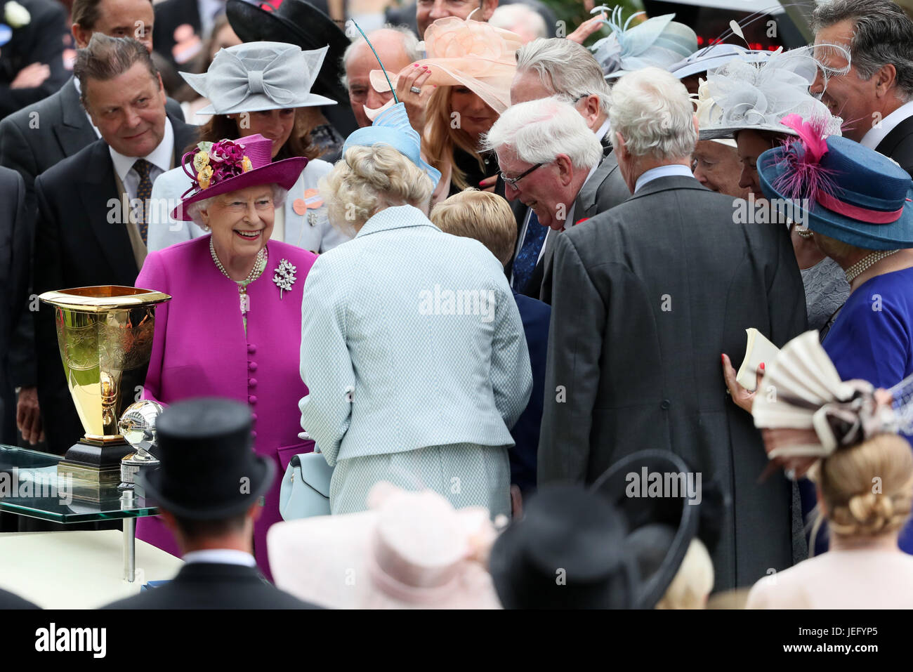 Diamond jubilee trophy hi-res stock photography and images - Alamy