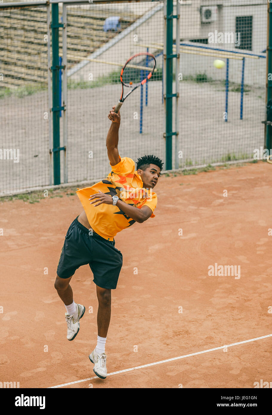 Ball off racket hi-res stock photography and images - Alamy