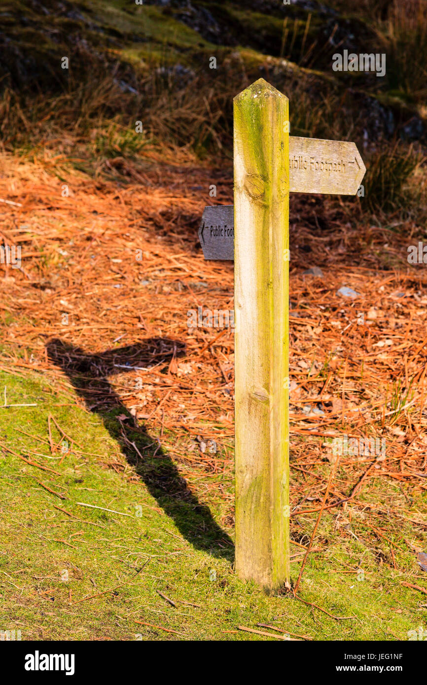 Wooden signpost in lake district hi-res stock photography and images ...