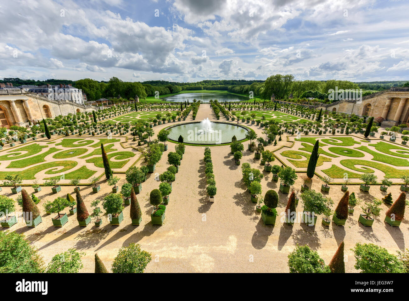 Versailles palace garden hi-res stock photography and images - Alamy