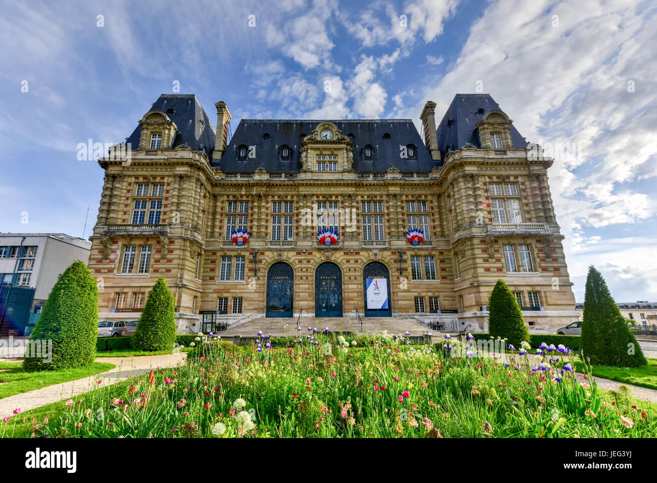 Chateau de versailles front view hi-res stock photography and images ...