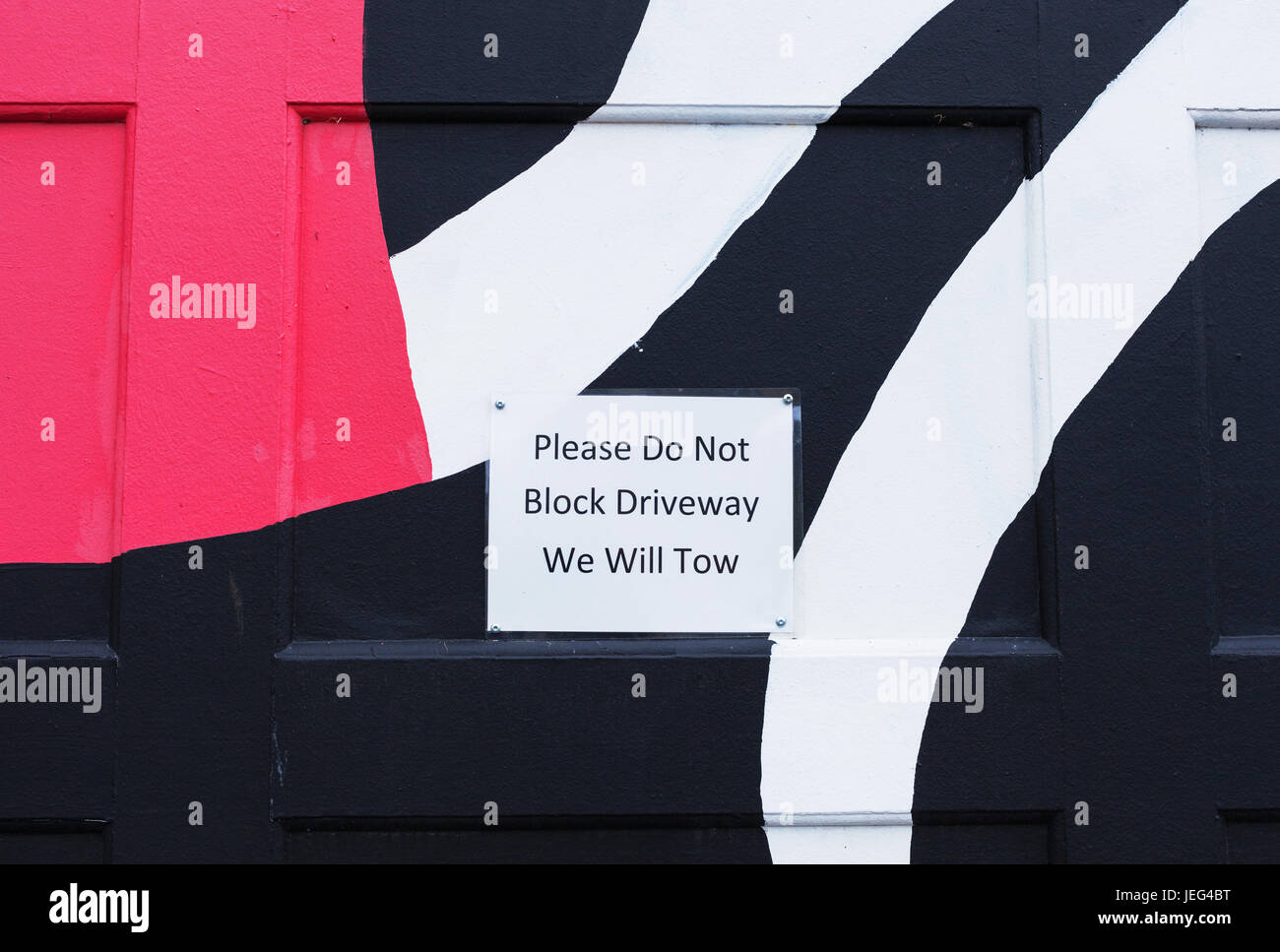 Do not block driveway sign Stock Photo - Alamy