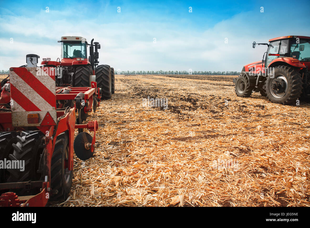 Tractors work on fields hi-res stock photography and images - Alamy