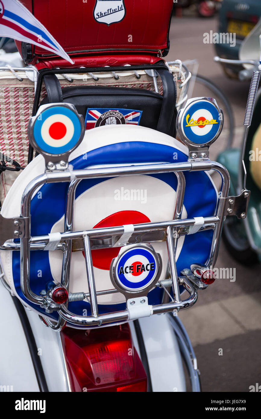 Mods and rockers hi-res stock photography and images - Alamy