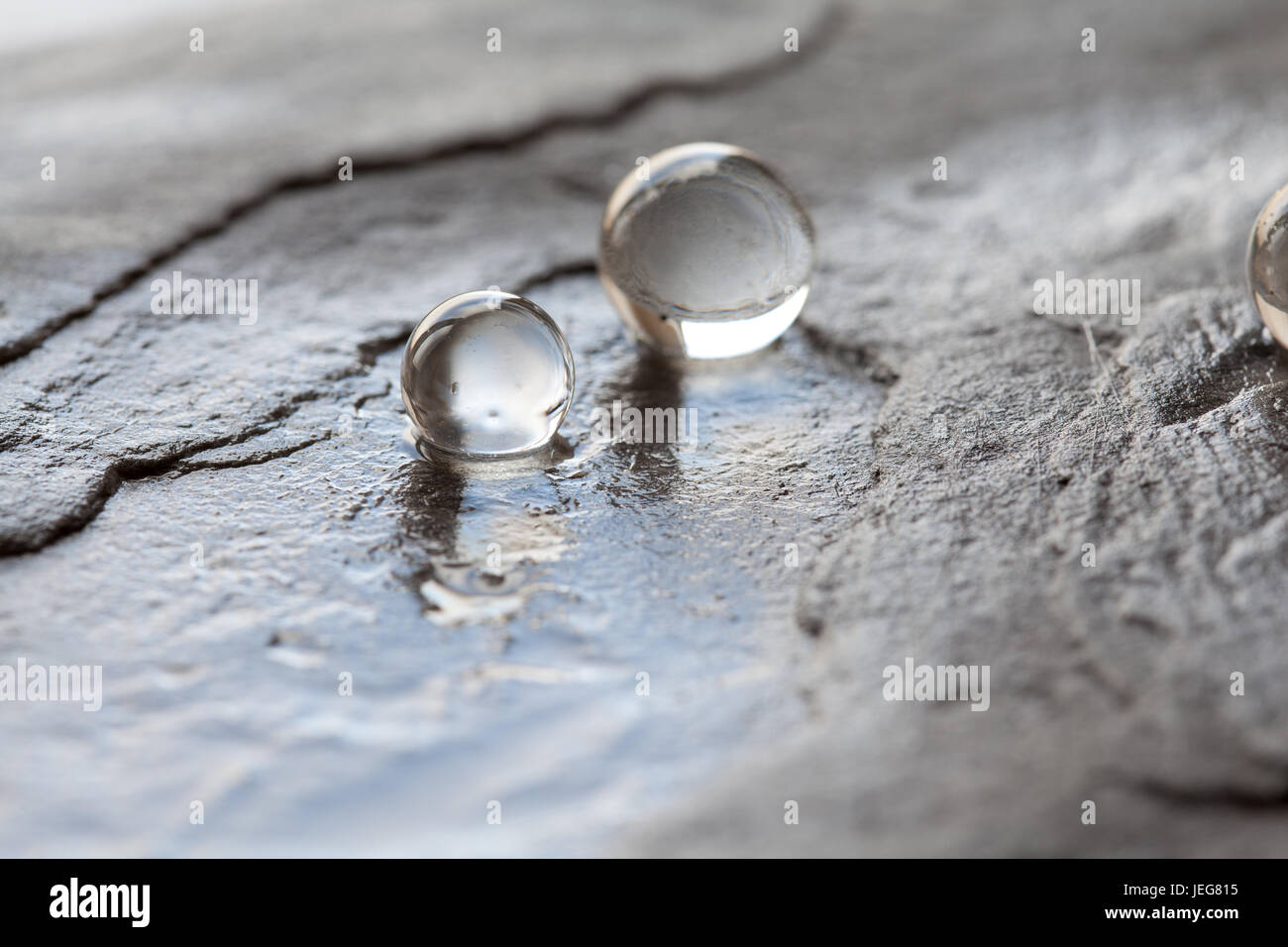 Wet stone surface hi-res stock photography and images - Alamy