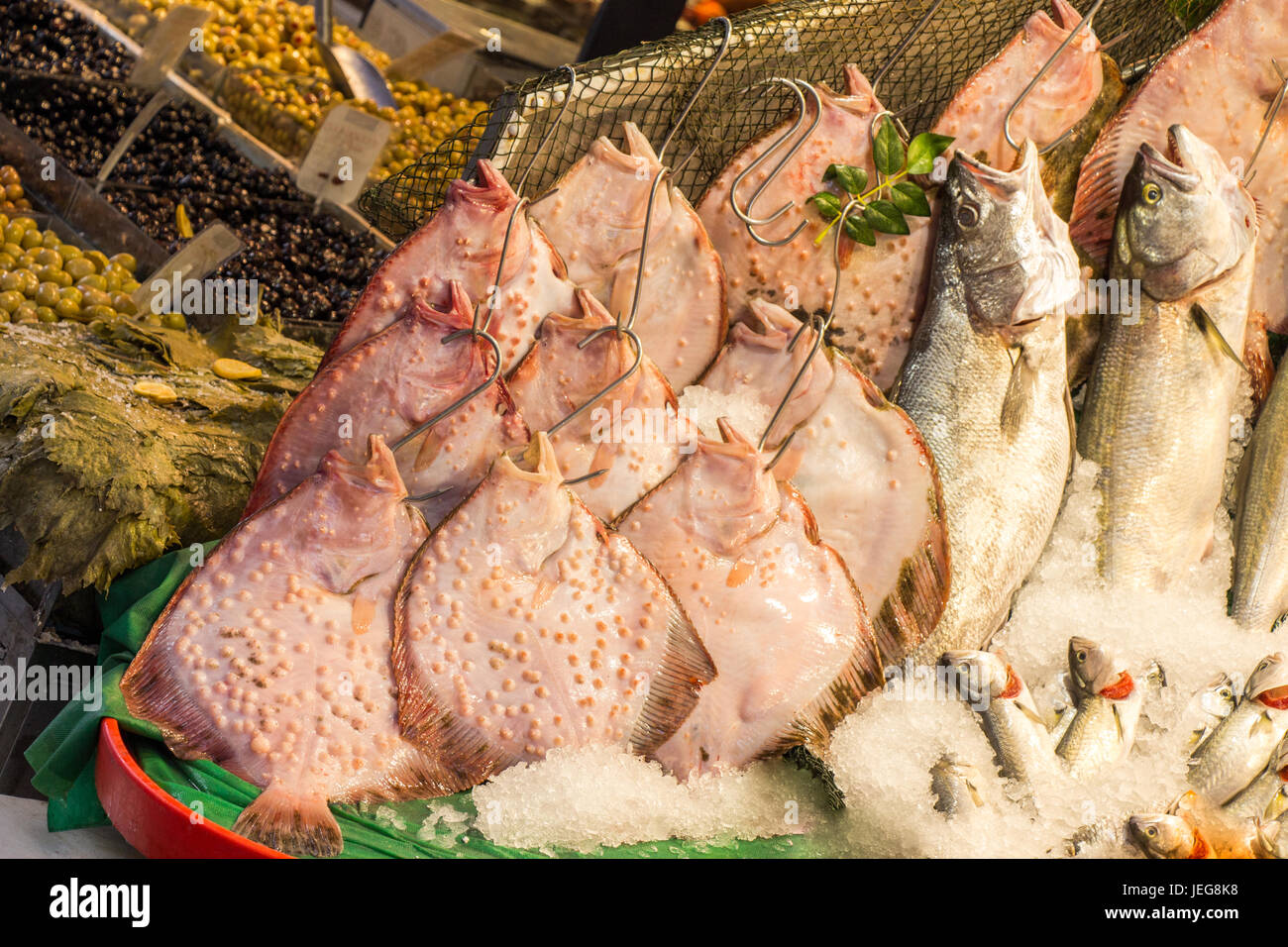 Fresh for sale at a fish market Stock Photo - Alamy
