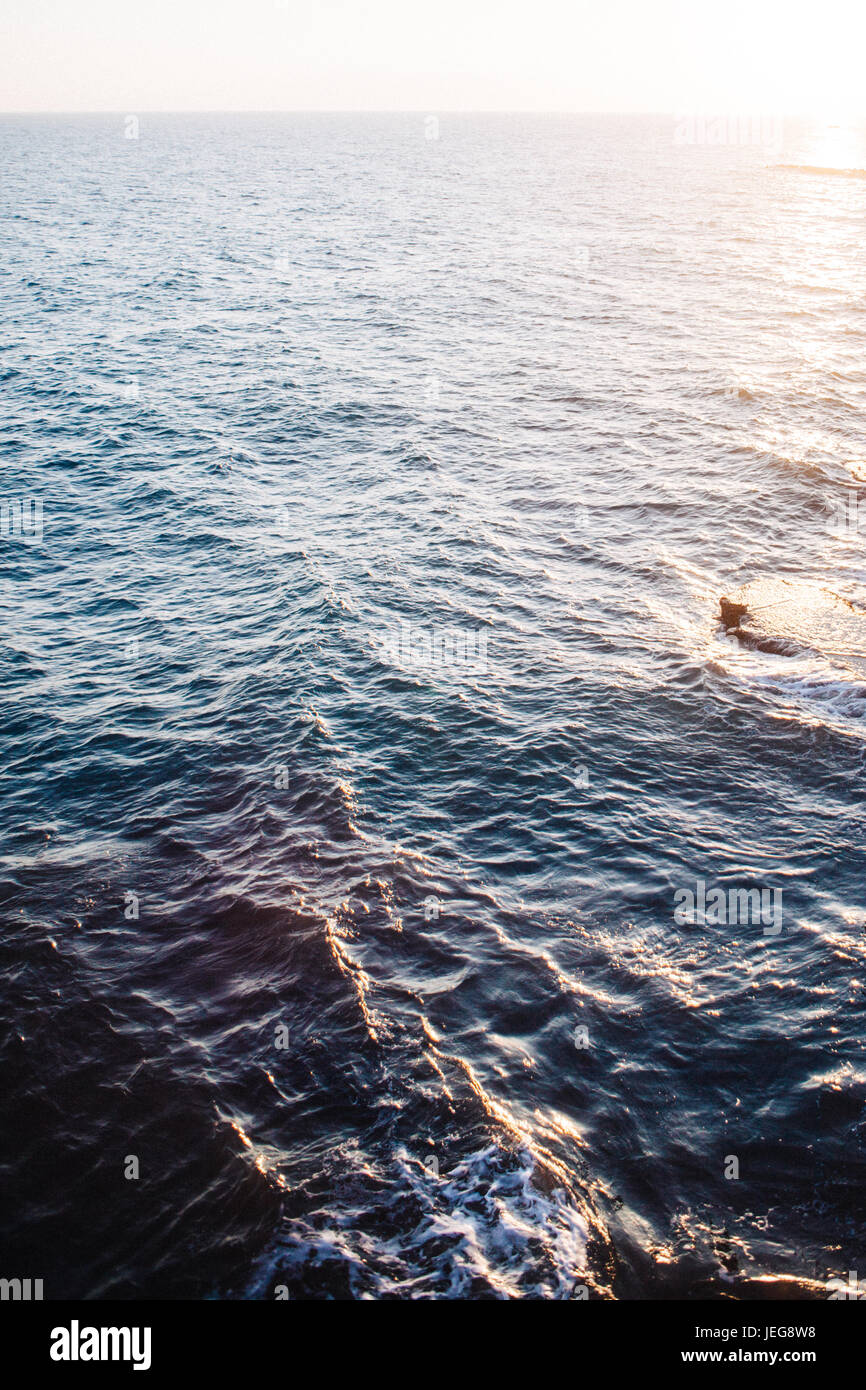 Deep ocean sunset hi-res stock photography and images - Alamy