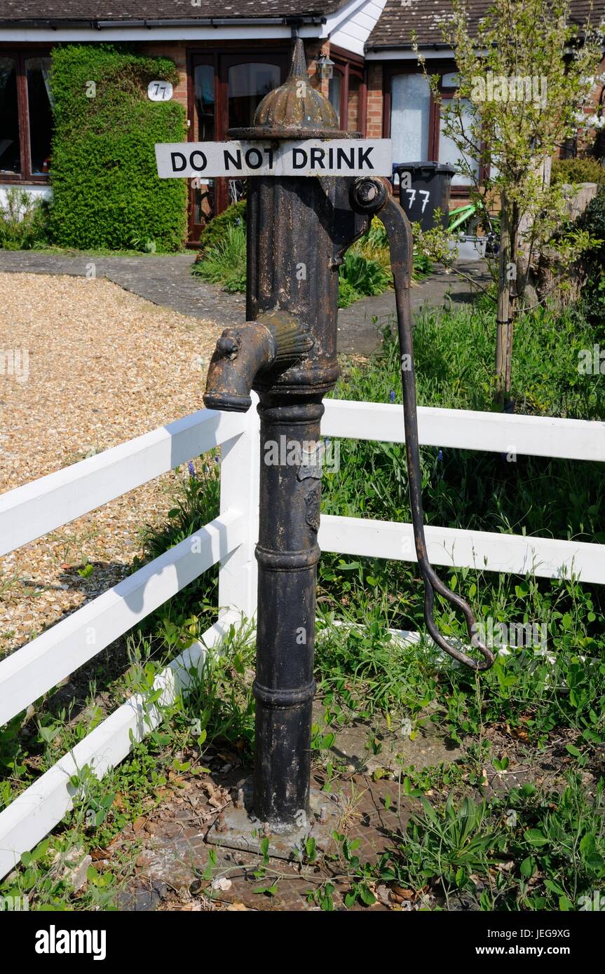 Pump, High Street, Little Shelford, Cambridgeshire, was built in the ...