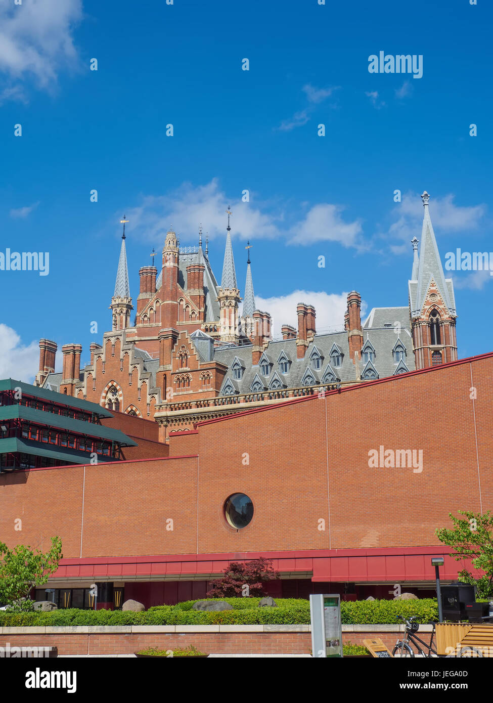 The british library building london hi-res stock photography and images ...