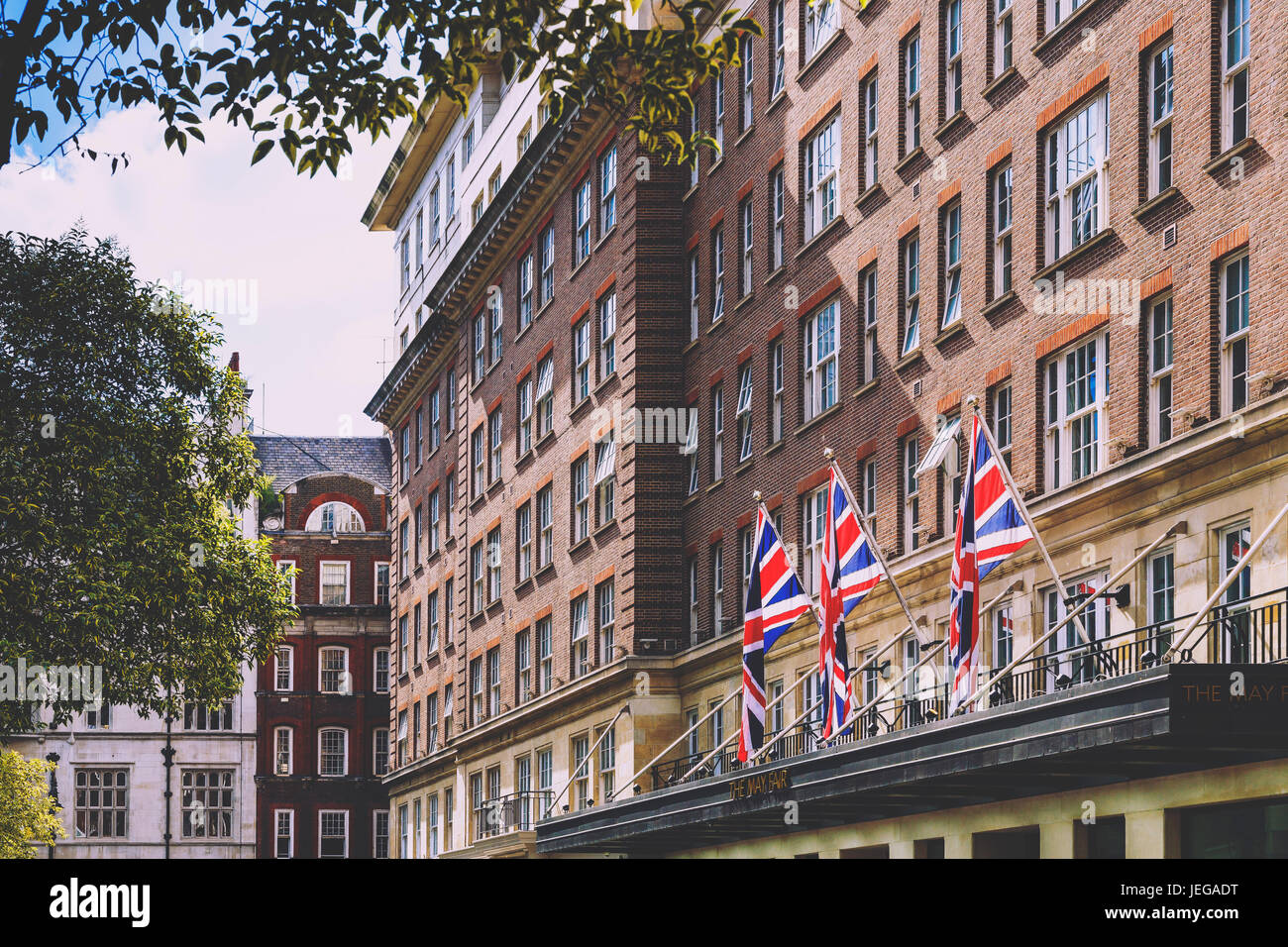Mayfair london architecture detail hi-res stock photography and images ...