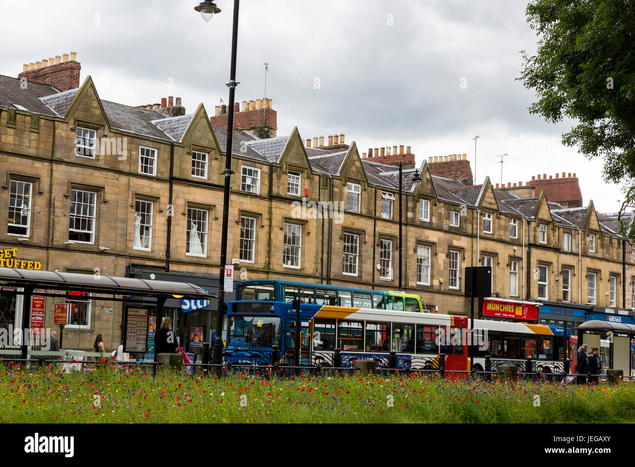 Uk bus stop hi-res stock photography and images - Alamy