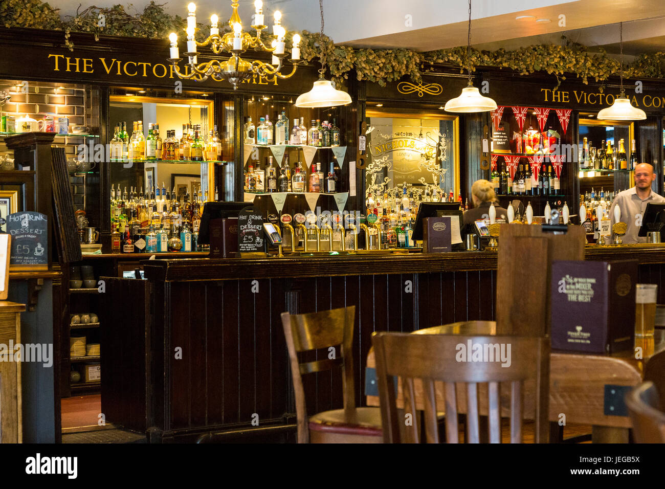 Nicholsons pub hi-res stock photography and images - Alamy