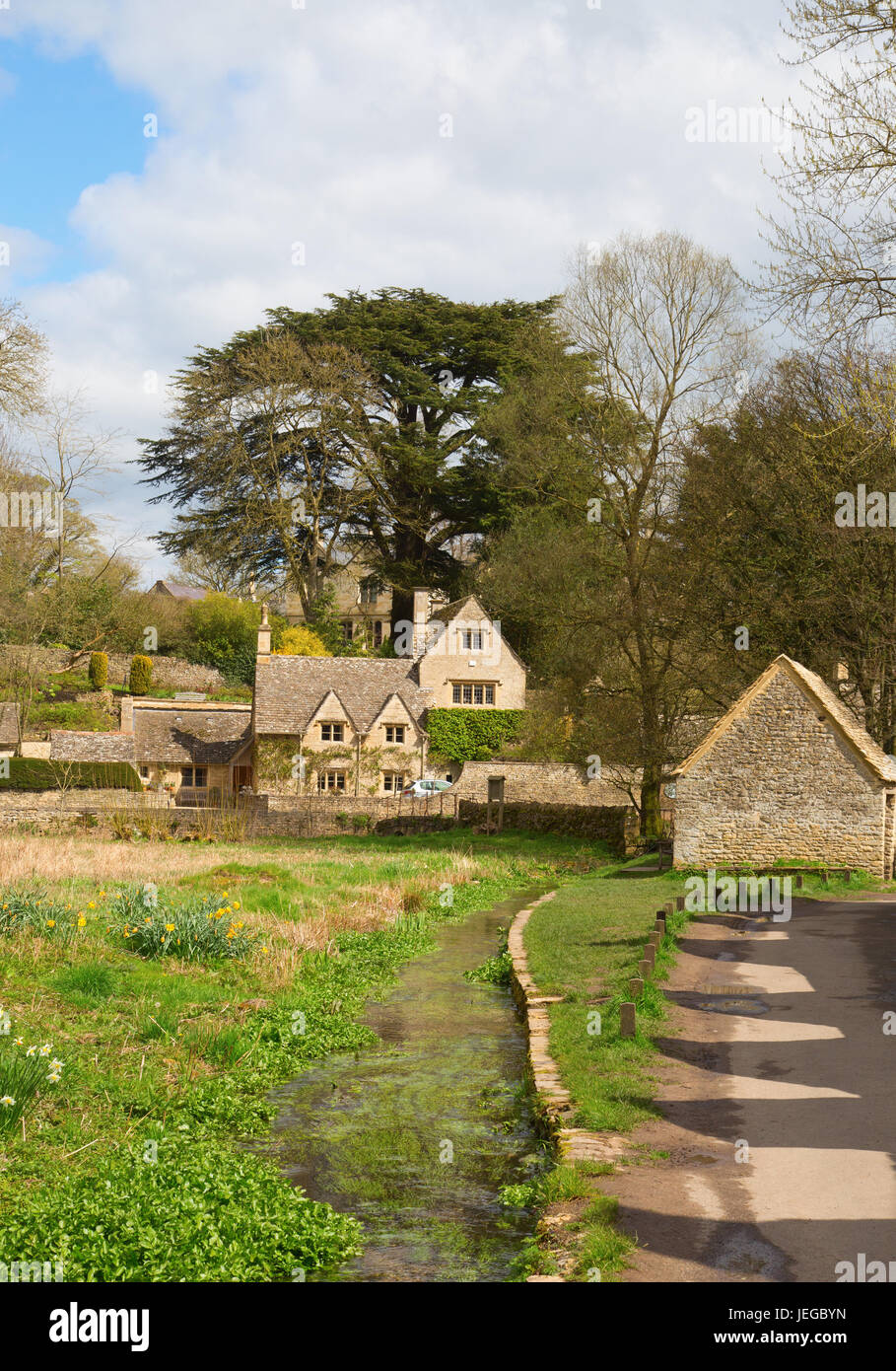 Ancient village "Lower Slaughter" in the Cotswolds region Stock Photo ...
