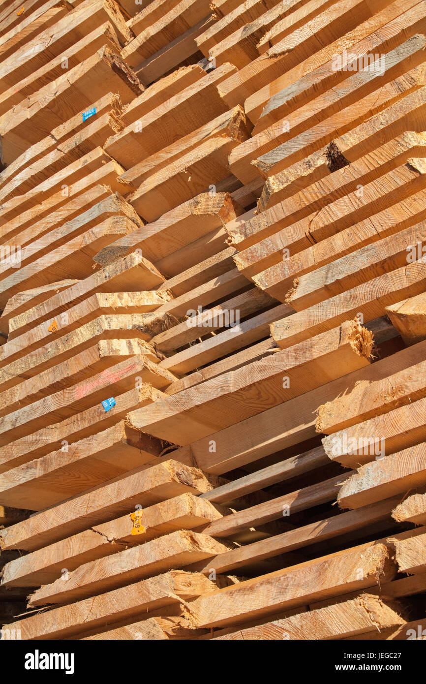 Stack of new wooden studs at the lumber yard Stock Photo - Alamy