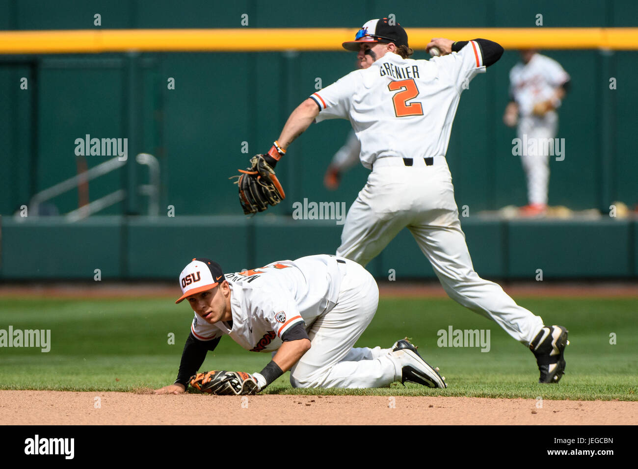 Omaha, NE USA. 23rd June, 2017. Oregon State second baseman Nick ...