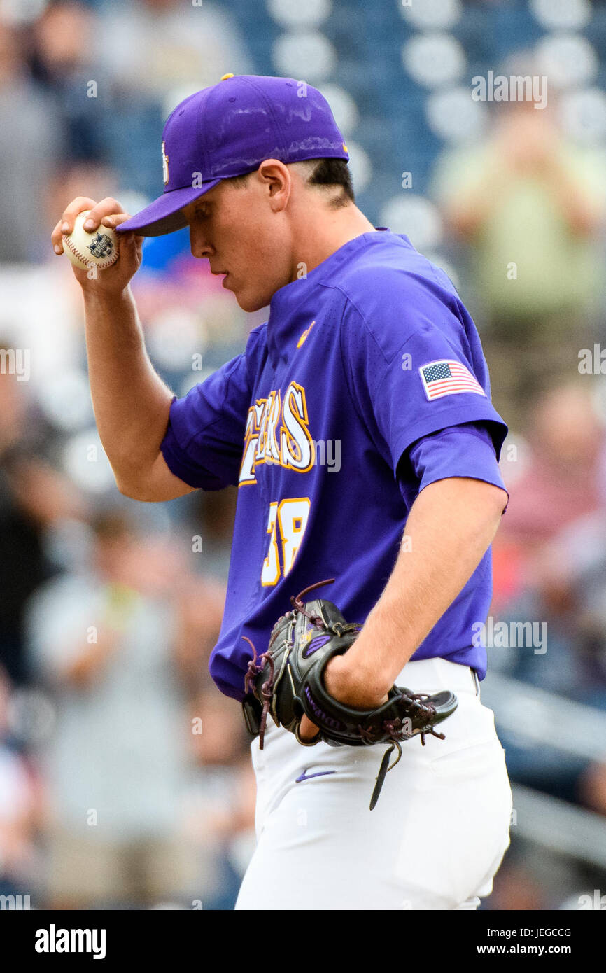 Omaha, NE USA. 23rd June, 2017. LSU relief pitcher Zack Hess #38 in ...