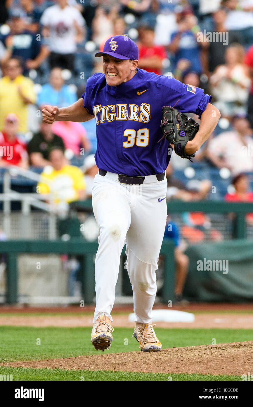 Omaha, NE USA. 23rd June, 2017. LSU relief pitcher Zack Hess #38 ...