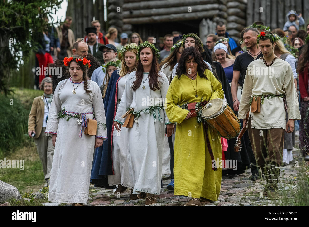 Owidz, Poland. 24th Jun, 2017. Kupala Night celebrations are seen in ...