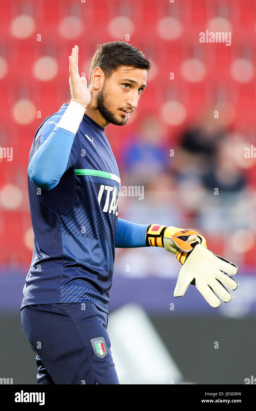 Cracow, Poland. 21st June, 2017. Italian goalkeeper Gianluigi ...