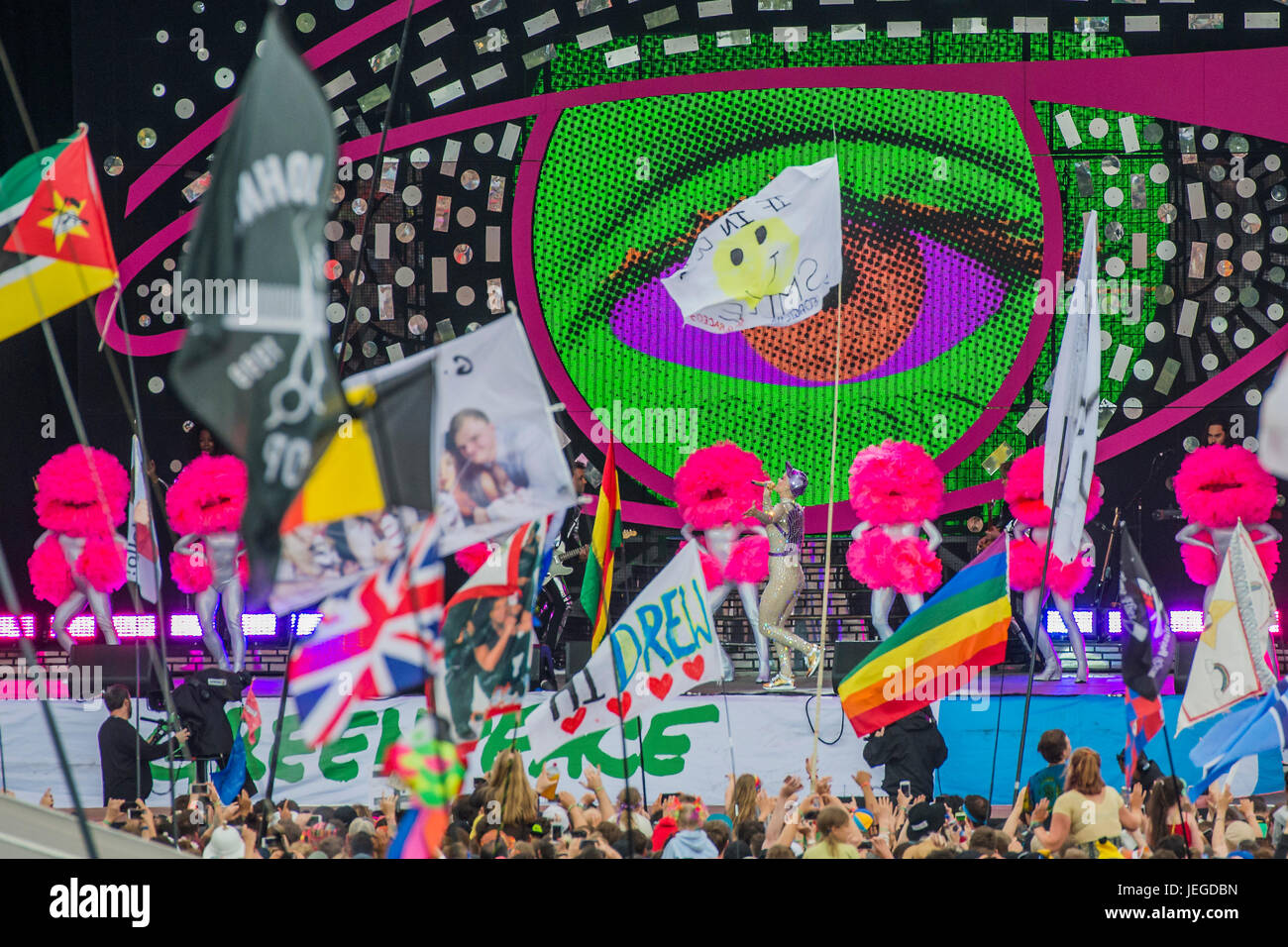 Glastonbury 2017 flag hi-res stock photography and images - Alamy