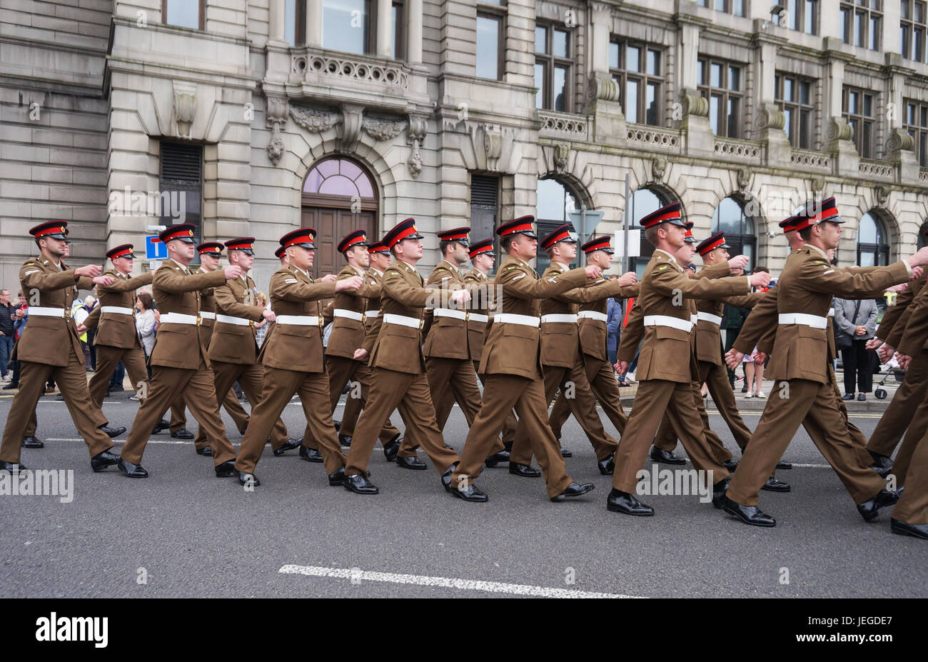 Raf soldiers marching hi-res stock photography and images - Alamy