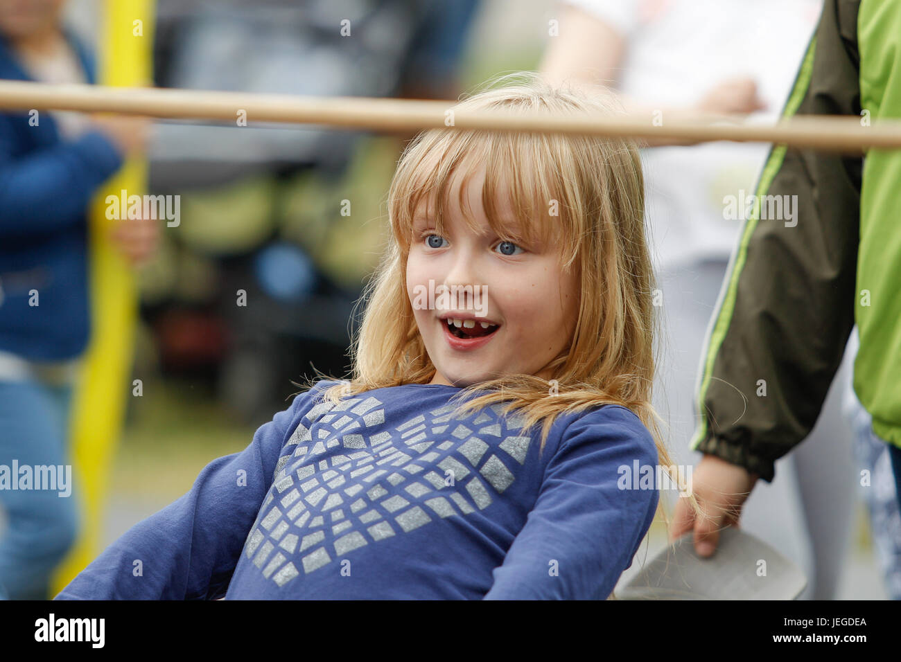 Limbo dance hi-res stock photography and images - Alamy