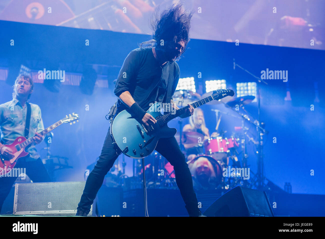 Of the rock band foo fighters hi-res stock photography and images - Alamy